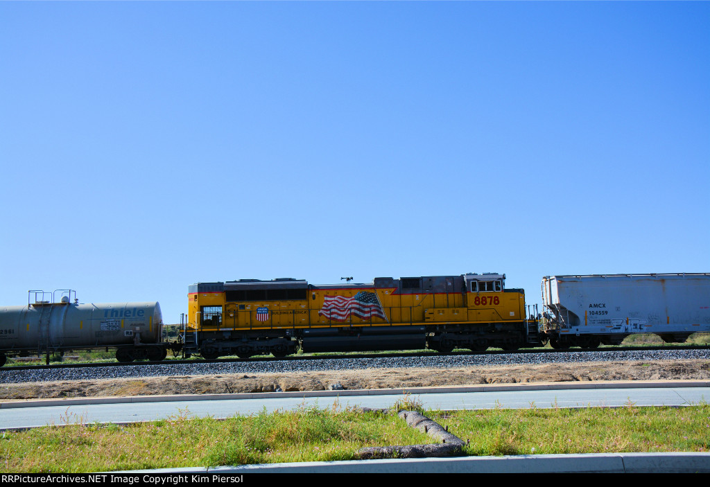 UP 8878 Mid-Train DPU